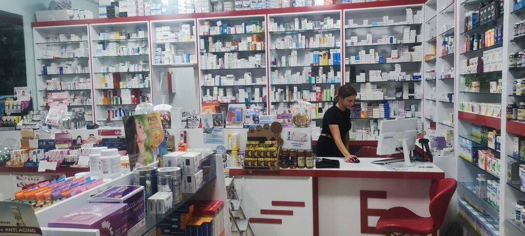 Eczaneler Konaklı Numan Eczanesi, Alanya, foto