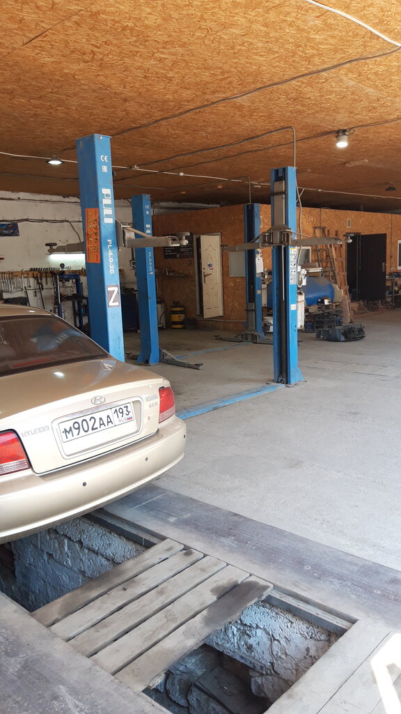 Otomobil servisi Сурож, Sudak, foto