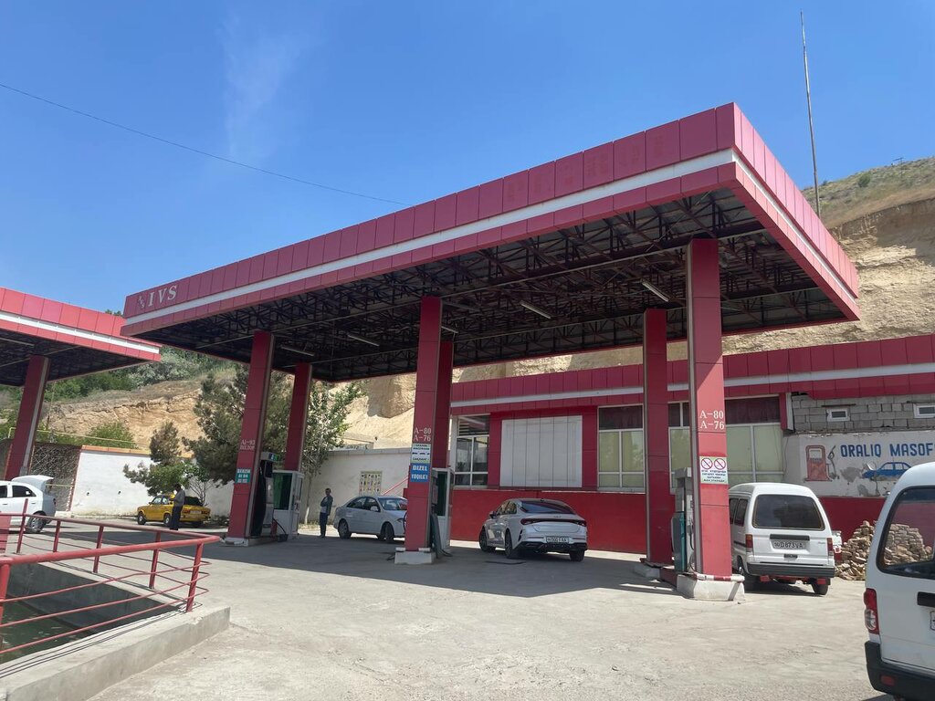 Benzin istasyonu Ivolga-servis, Nemengan, foto