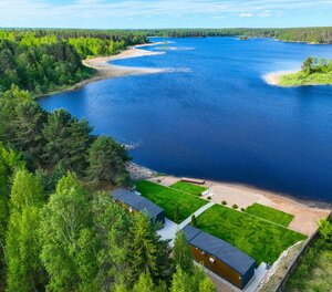 Bear Bay (Tver Region, Ostashkovskiy Municipal District, derevnya Vyvorozhye), otel  Tverskaya oblastından