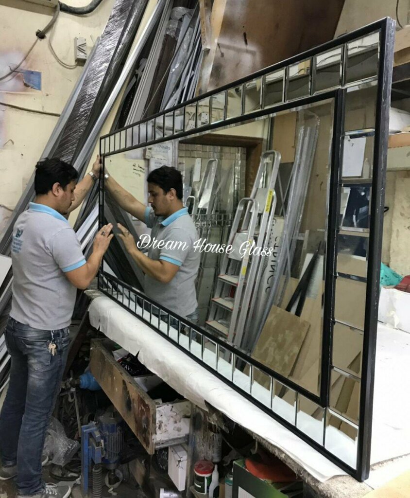 Cam ve cam ürün üreticisi Dream House Glass and Mirror Trading, Dubai, foto