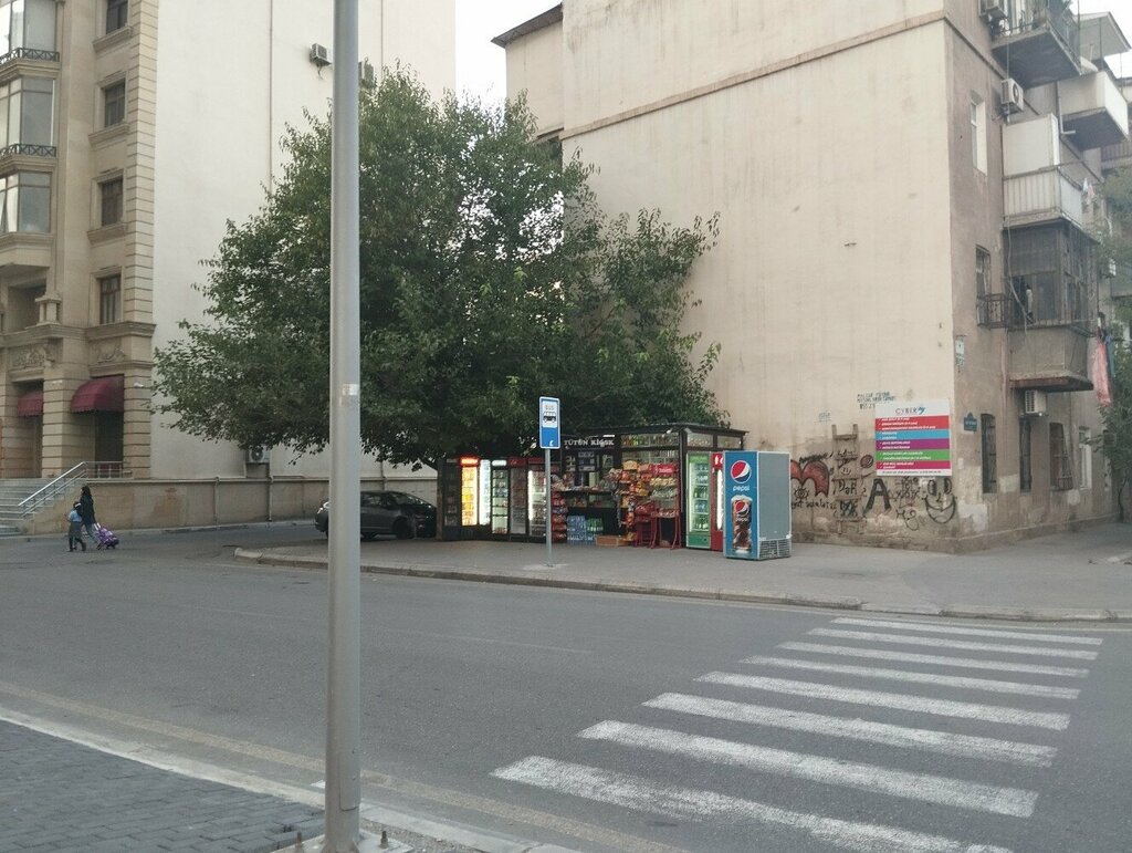 Tütün, sigara mağazaları Tütün kiosk, Bakü, foto