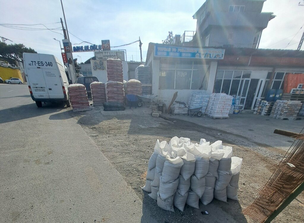 Yapı mağazası Tikinti Materialları, Bakü, foto