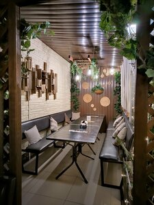 Golden Mangal (Krasnaya Naberezhnaya Street No:79А/4), kafe  Astrahan'dan