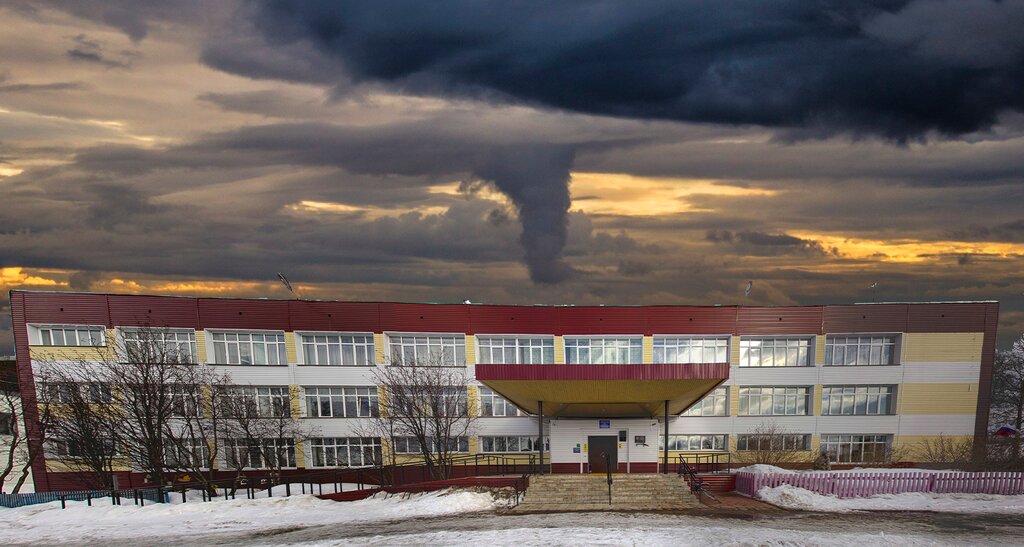 Ortaokul Korovorucheyskaya srednyaya obshcheobrazovatelnaya shkola Mbou, Komi, foto