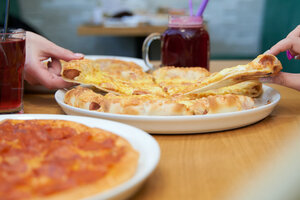 Arlekin (Krymskaya ulitsa No:19/1, Yuzhno-Sakhalinsk), pizzacılar  Sakhalinsk'ten