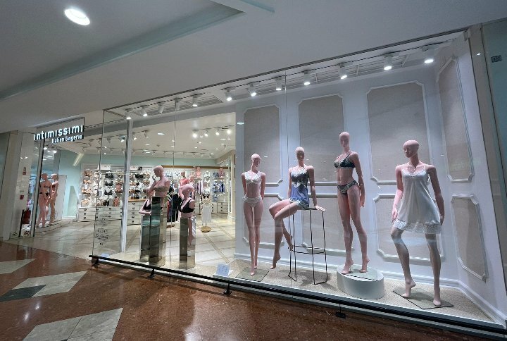 Giyim mağazası Intimissimi, Lizbon, foto