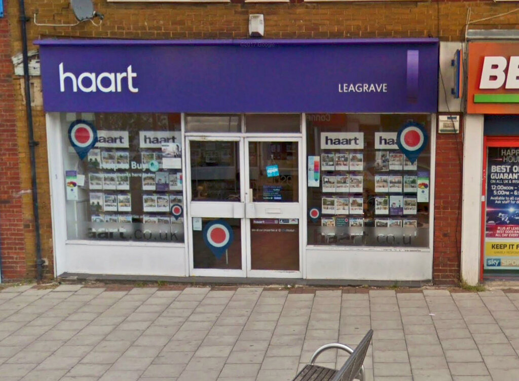 Eksper büroları Haart Estate Agents Leagrave, İngiltere, foto
