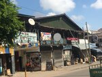 Gr quality ent (Greater Accra Region, Accra, Kwame Nkrumah Avenue), çöp öğütücü  Akra'dan