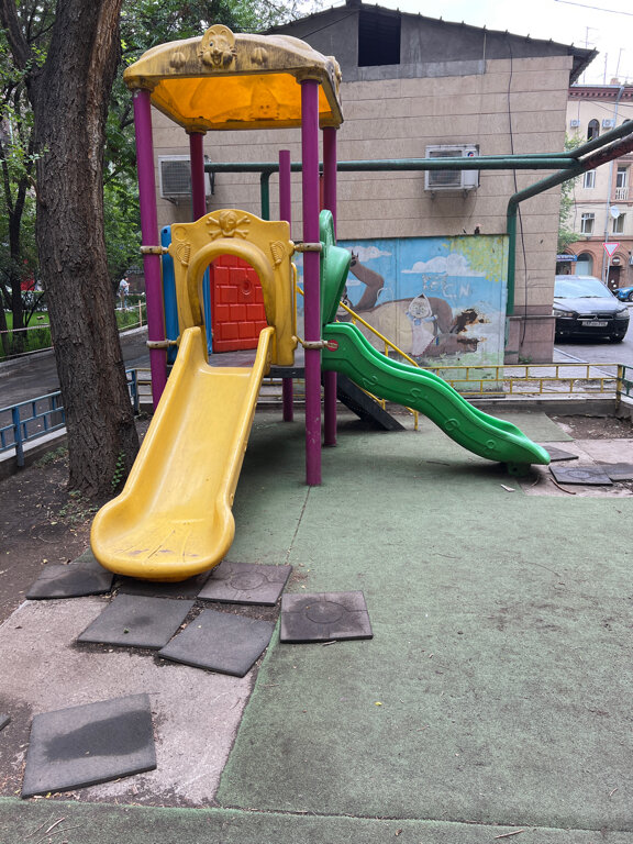 Oyun alanı Playground, Erivan, foto