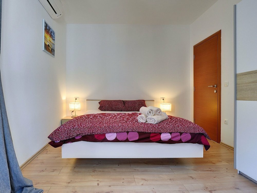 Otel Spacious Villa With Pool and Parasol in Rovinj, Dünya, foto