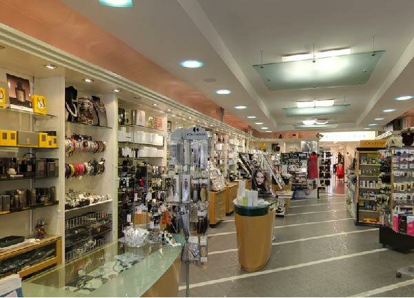Kozmetik ve parfümeri mağazaları Staudacher Parfumerie e Lingerie, , foto