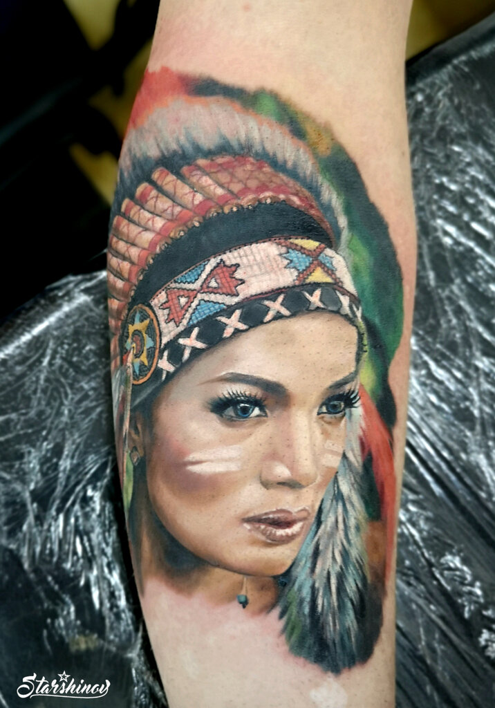 Dövmeciler Starshinov Family, Kerç, foto