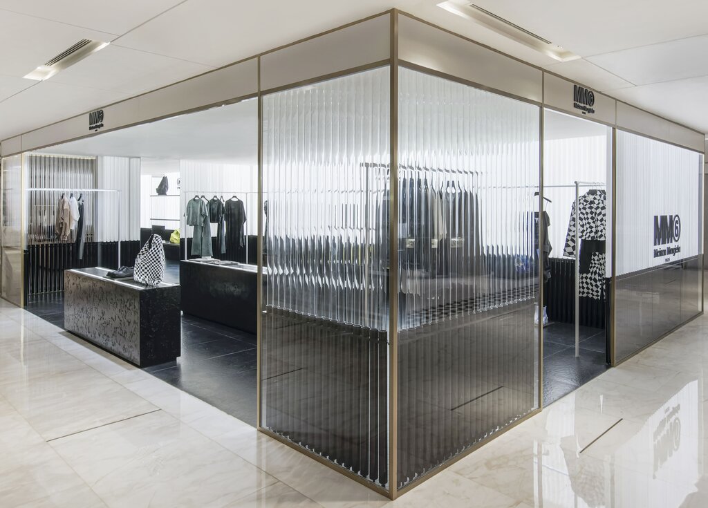 Giyim mağazası Mm6 Maison Margiela Sogo Causeway Bay, Hong Kong, foto