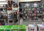 Max Tech (Piazza Emanuele Filiberto No:1, Pavia), bilgisayar mağazaları  Pavia'dan