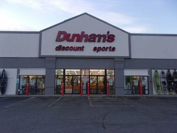 Spor giyim ve ayakkabı Dunham's Sports, Michigan Eyaleti, foto
