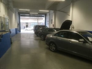 Mensa Motor (Comunidad Autònoma de Cataluña, Barcelona, Carrer de Nàpols), otomobil servisi  Barselona'dan