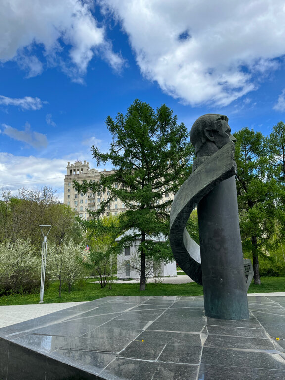 Meydan Cosmonaut Volkov Public Garden, Moskova, foto