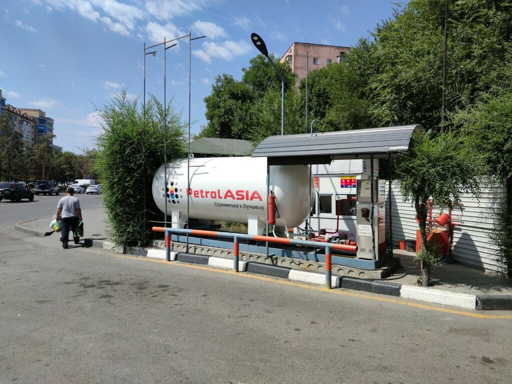 Otogaz dolum istasyonu Petrol Asia, Almatı, foto