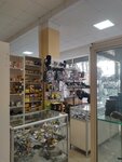 Avtozapchasti (Moskovskiy Avenue No:11), otomobil yedek parçaları  Vyborg'dan