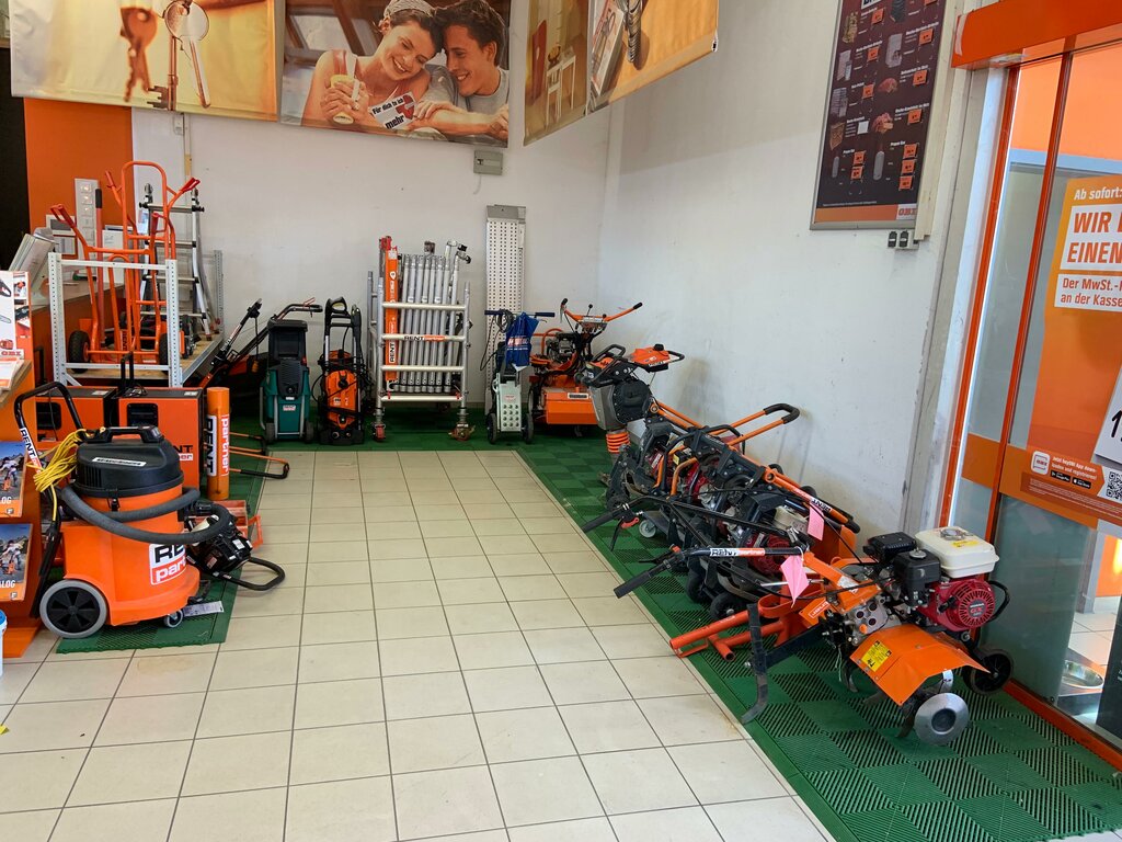 Bahçe ekipmanları ve teknolojileri OBI Gartencenter Lauf, Bavyera, foto