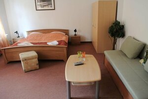 Regrus (trída Dukelských hrdinu 703,362 51 Jáchymov,), otel  Jachymov'dan