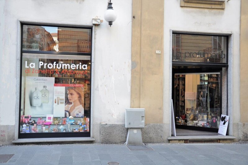 Kozmetik ve parfümeri mağazaları La Profumeria Zanetta Ambrosoli, Novara, foto