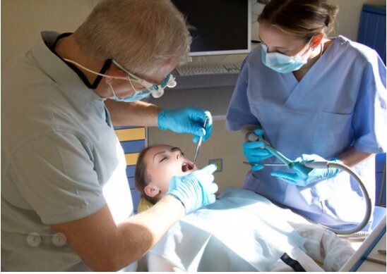 Özel ağız ve diş sağlığı klinikleri ve muayenehaneleri Dr. med. dent. Wolfgang Müller, Basel, foto