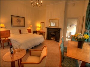 The Waterloo Hotel & Bistro (England, North Somerset, Pill), otel  Newport'tan