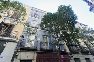 Dobo Rooms - Relatores II (Calle Relatores No:5, Municipios Madrid), otel  Madrid'den