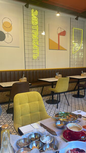 Davay Zavtrakat (набережная имени В.И. Ленина No:1, Ялта), kafe  Yalta'dan