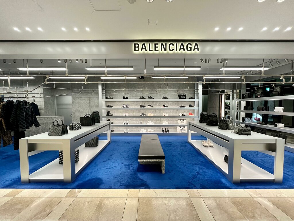 Giyim mağazası Balenciaga, Tokyo, foto