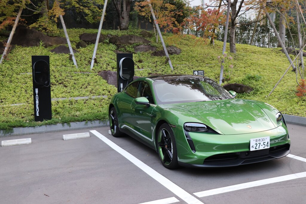 Otomobil satış galerileri ポルシェデスティネーションチャージングステーション, , foto