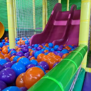Eğlence merkezleri Happy Park, Serov, foto