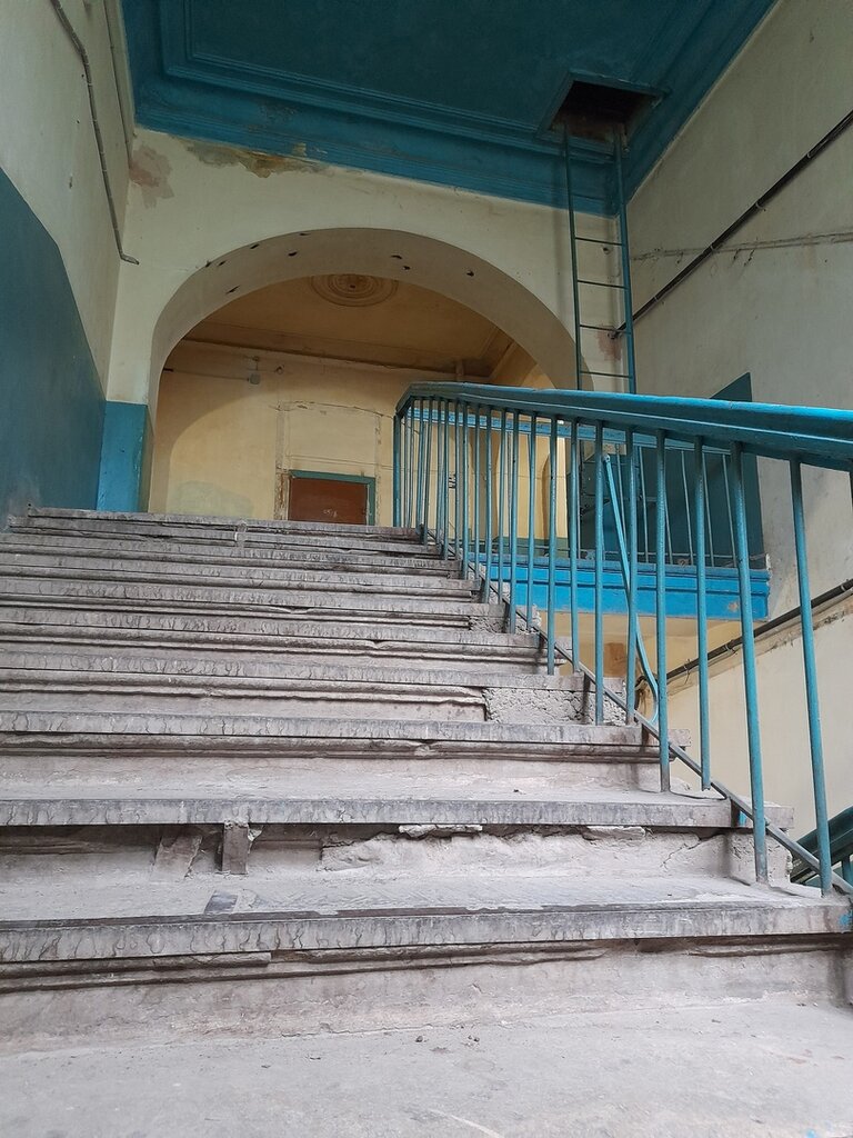 Turistik yerler Ансамбль Успенского женского монастыря, корпус новый 1907 год, Orenburg, foto