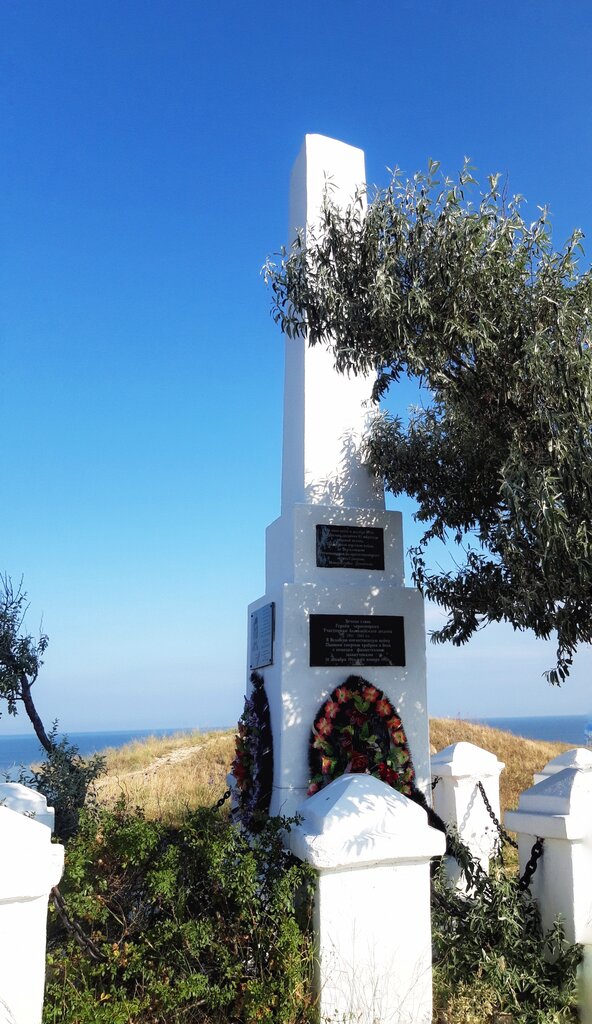 Anıt, heykel Памятник участникам Акмонайского десанта 1941 года, Kırım Cumhuriyeti, foto