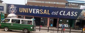 Universal est Class (Brazzaville, Avenue de la Paix), bar  Brazzaville'den