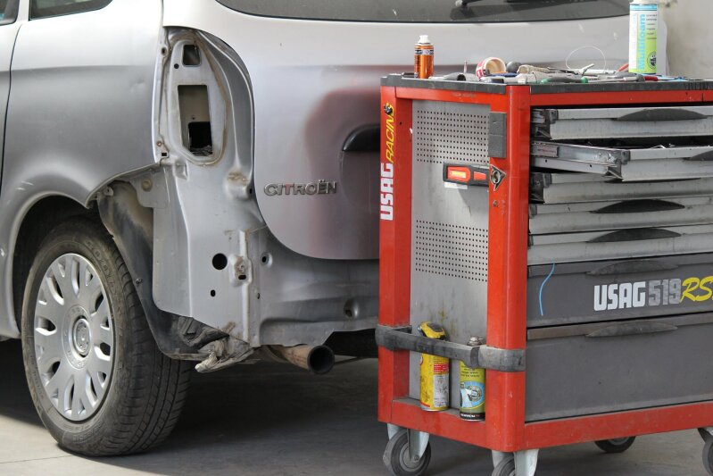 Otomobil servisi Autocarrozzeria Gallus e Camba di Alberto Mira, Cagliari, foto