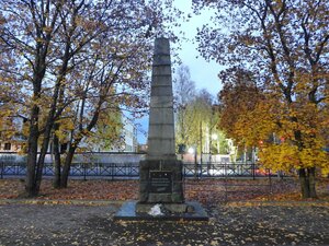 Mass grave (Republic of Karelia, Medvezhyegorsk, Sovetskaya ulitsa), anıt, heykel  Medvezhyegorsk'tan