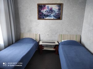 У Олега (Yuzhnaya ulitsa No:14А, posyolok gorodskogo tipa Mezhdurechenskiy), otel  Hantı‑Mansi Özerk Okrugu'ndan
