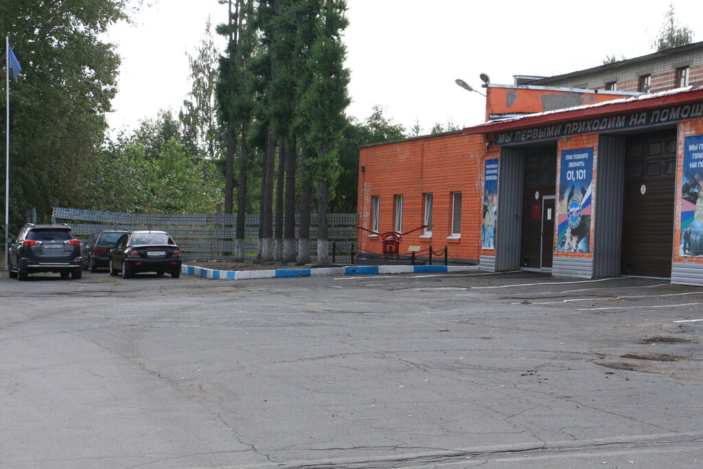 Anıt, heykel Памятник пожарному насосу, Petrozavodsk, foto