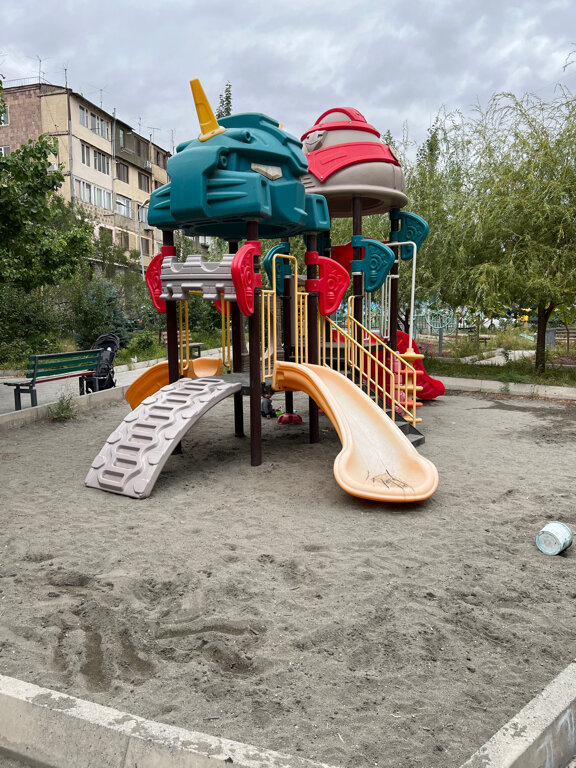 Oyun alanı Playground, Erivan, foto