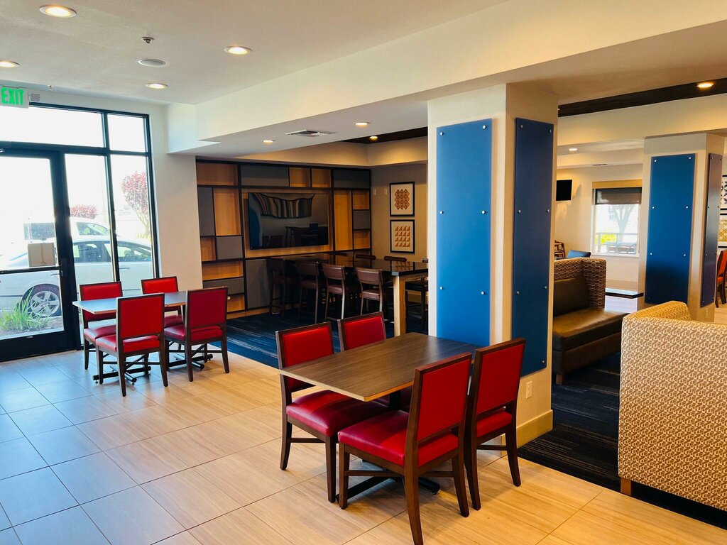 Otel Holiday Inn Express & Suites Salinas, Salinas, foto