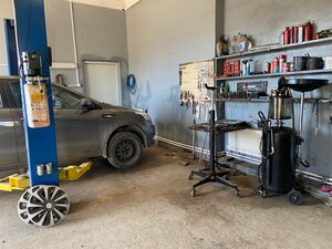 Service station - Uzda (Maladziožnaja vulica No:1), otomobil servisi  Uzda'dan