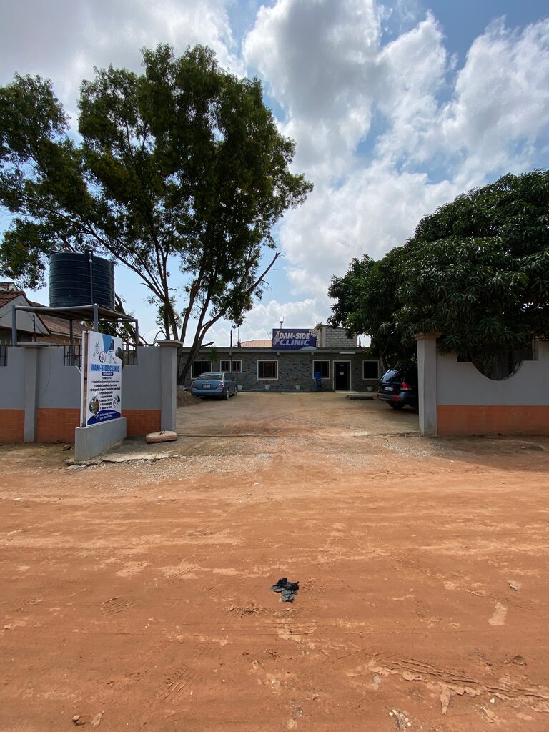Tıp merkezleri ve klinikler Dam-Side Clinic, Dünya, foto