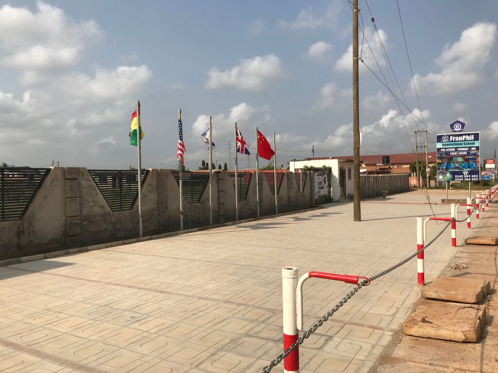 Ortaokul FranPhil International School, Dünya, foto