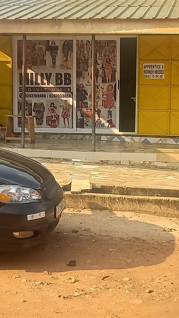 Giyim mağazası Milly B B Couture, Akra, foto