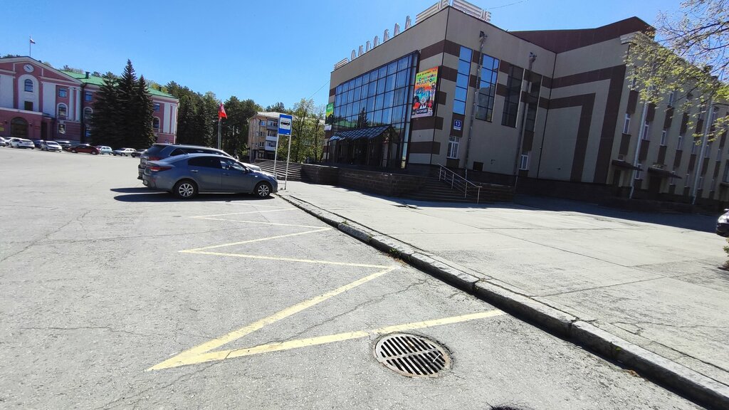 Toplu taşıma durağı Public transport stop, Snejinsk, foto