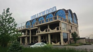 Hollywood (Shymkent, Karatau District), restoran  Çimkent'ten (Şımkent'ten)