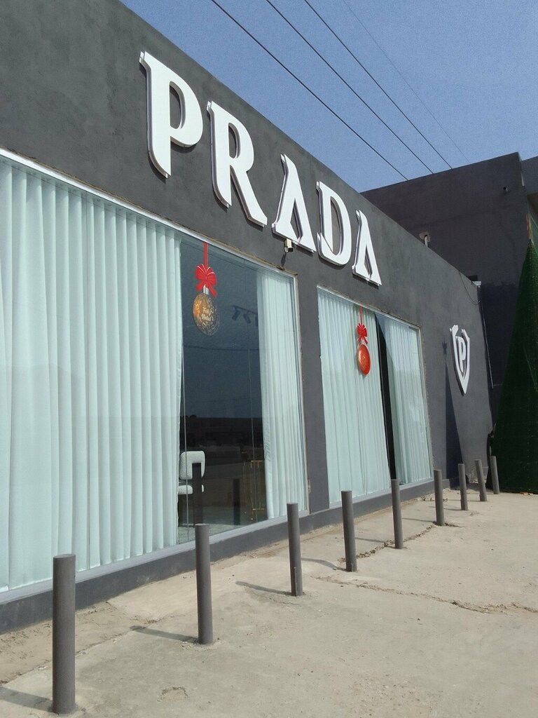 Emlak ofisi Prada, Loanda, foto